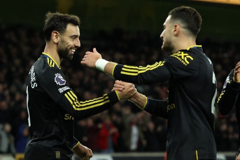Bruno Fernandes Onfire! Dua Golnya Antar Manchester United Libas Wolves ...
